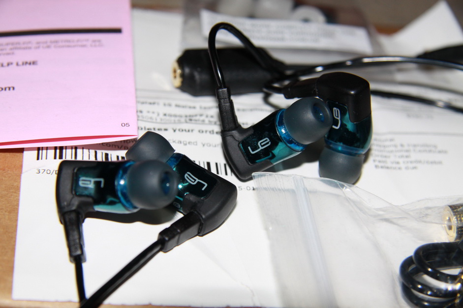 ขาย UE TF10 - เว็บบอร์ดหูฟังมั่นคง munkonggadget