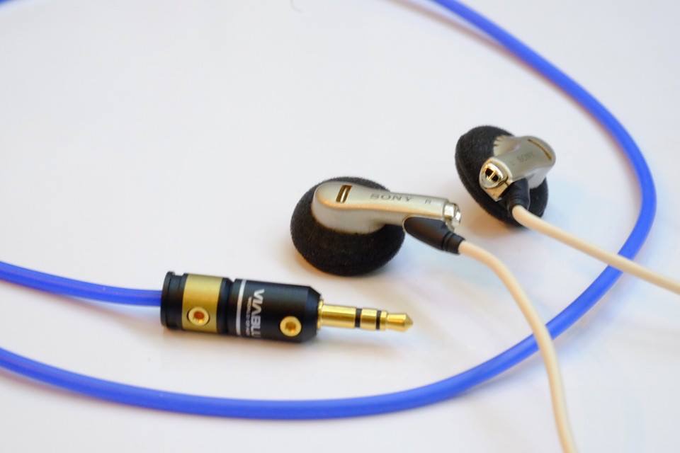 ตั้งรับ หูฟัง SONY MDR-E484 ข้างขวา 1 ข้างคับ - เว็บบอร์ดหูฟังมั่นคง munkonggadget