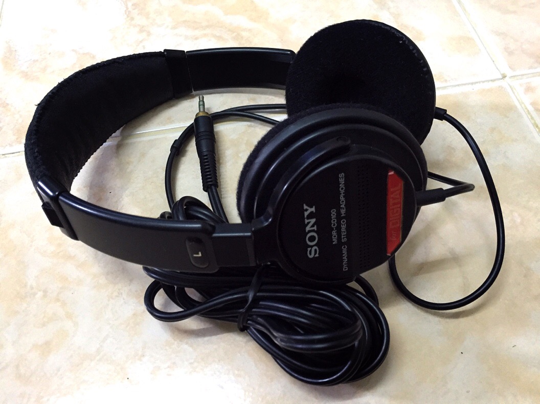 หูฟัง sony mdr-cd100 และ อะแด๊ปเตอร์ 3v,ที่ชาร์จแบตหมากหรั่ง,หูฟัง808 ...